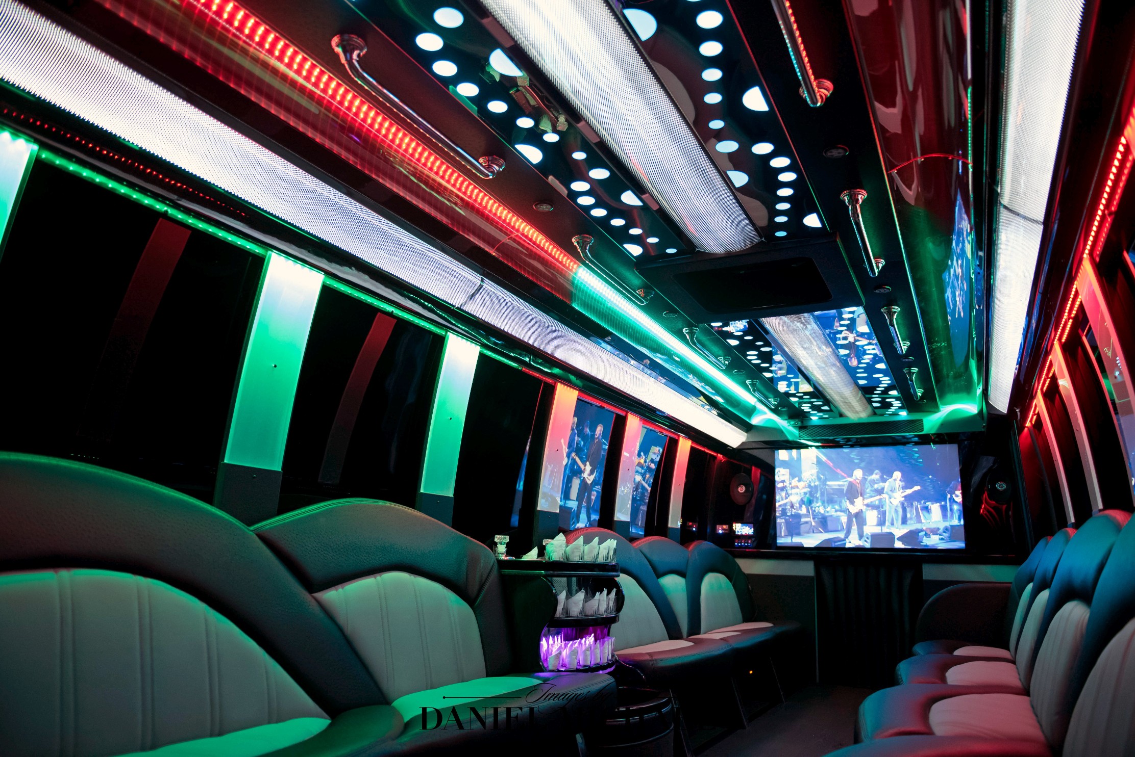 MotorToys Limo & Party Bus - Pearl by David's